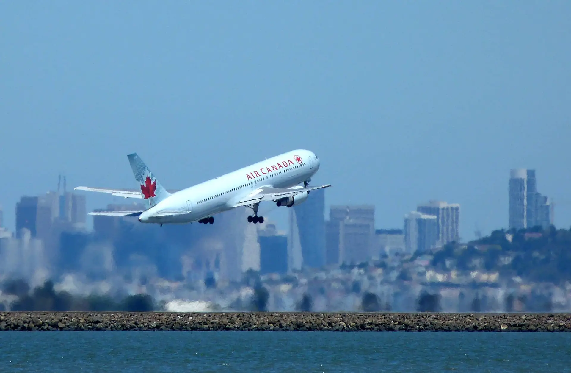 Airline Workers Should Receive Wage Statements Under California Labor ...